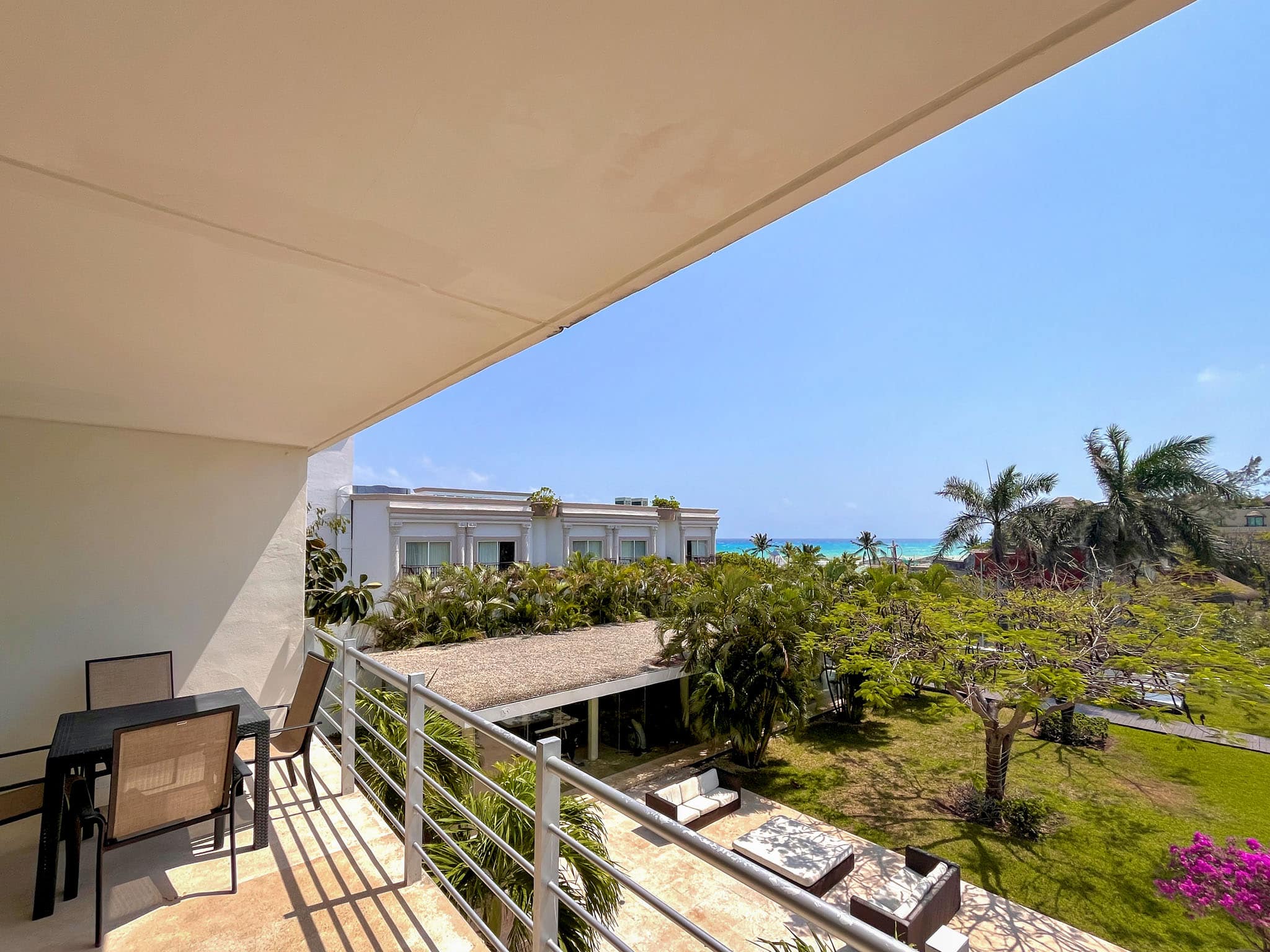 Modern 2 Bedroom Beachside Condo for Sale in Playa Del Carmen - Magia Condo