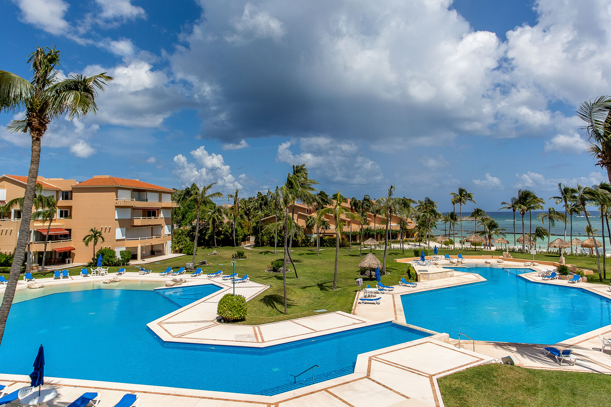 Luxurious Villas Del Mar 3 Bed Beachfront Penthouse for Sale - Playa ...